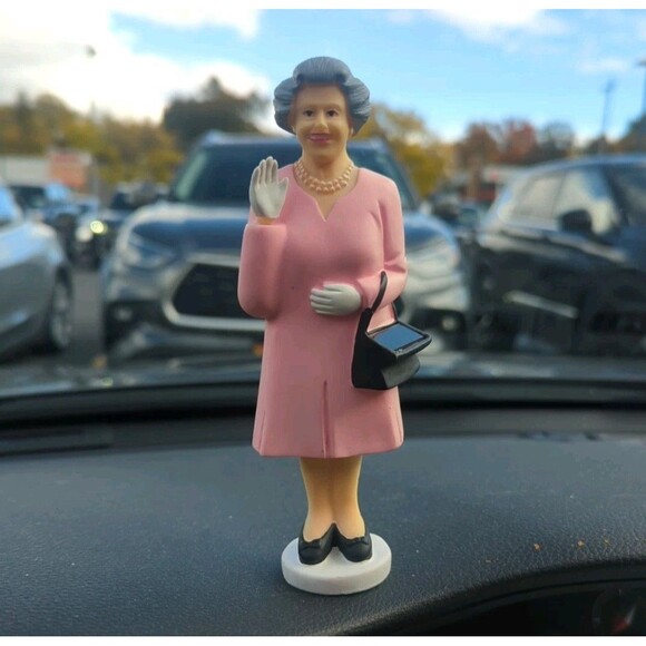 Kikkerland | Other | Queen Elizabeth Ii Figure Solar Powered Waving ...